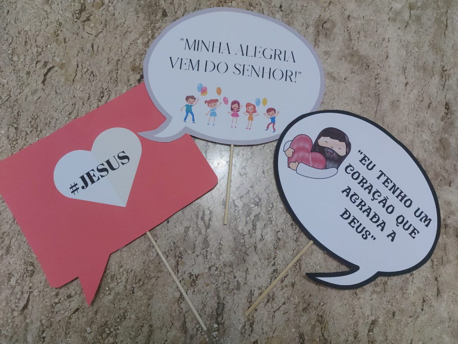 Plaquinhas- Eu tenho um coração que agrada a Deus – Tia Laura Oficial